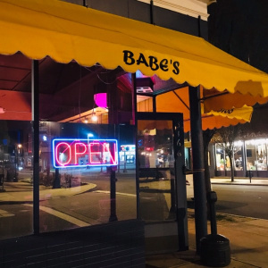 Babe's of Carytown - Kikipedia Richmond