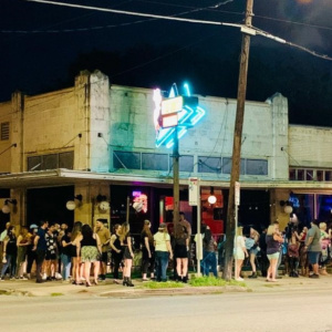 Pearl Bar - Kikipedia Houston